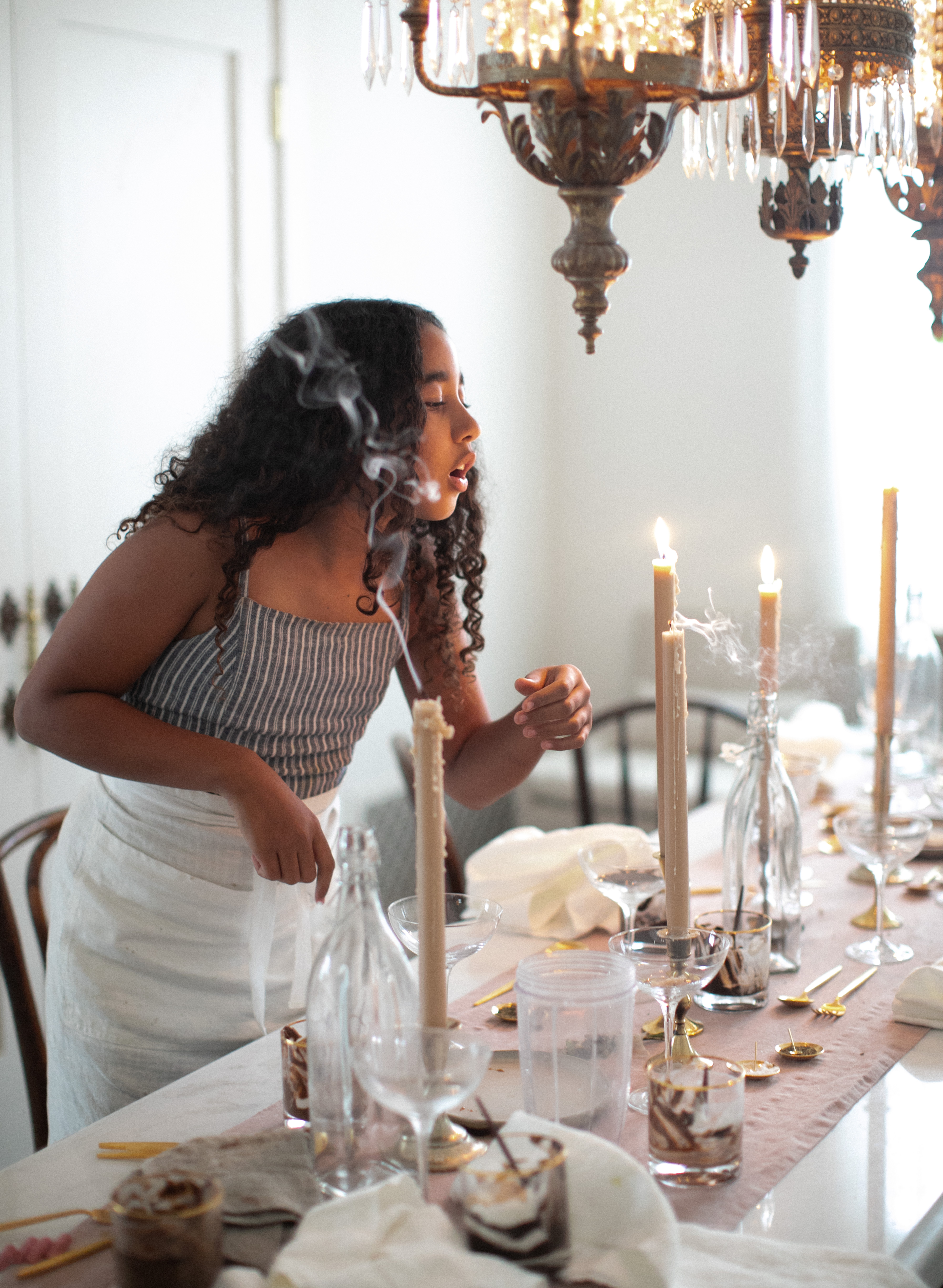 Warm + Elegant Holiday Table Setting Inspiration